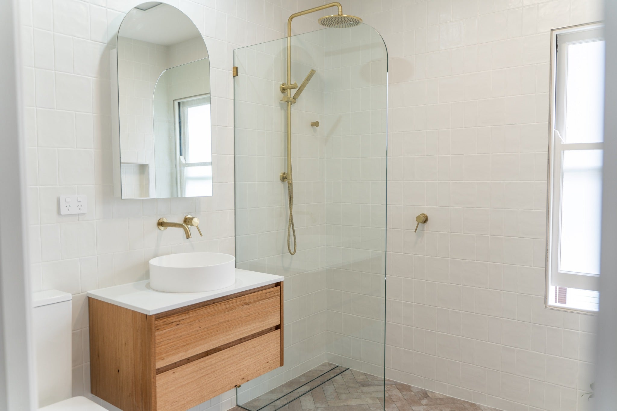 Frameless Radius Shower Panels – Flat Hill Bath Tile & Design